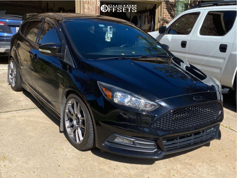2017 Ford Focus with 18x8.5 42 Konig Heliogram and 225/40R18 Michelin ...