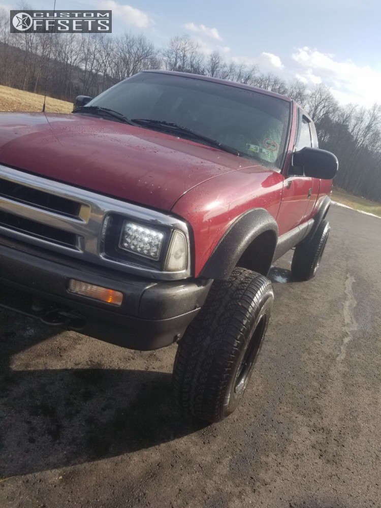 1996 Chevrolet S10 with 15x10 -44 Pro Comp Series 52 and 31/10.5R15 ...