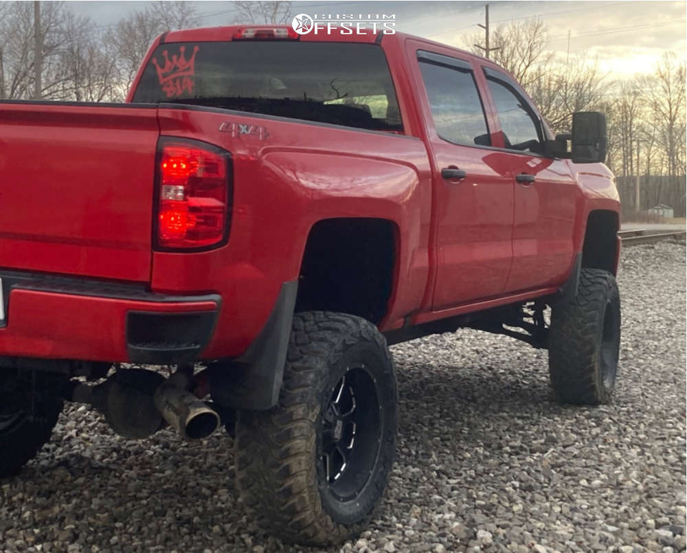 2018 Chevrolet Silverado 1500 with 20x10 -24 XD Xd825 and 37/13.5R20 ...