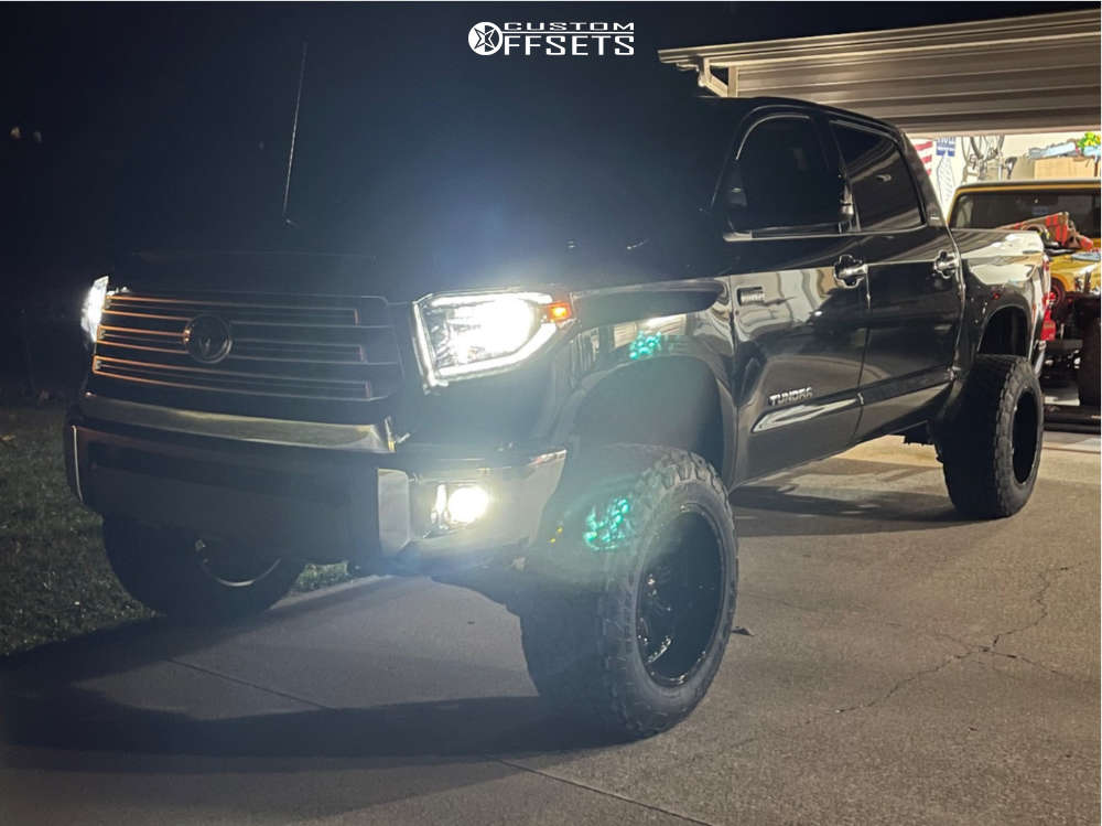 2019 Toyota Tundra with 20x12 -44 TIS 560B and 35/12.5R20 Toyo Tires ...