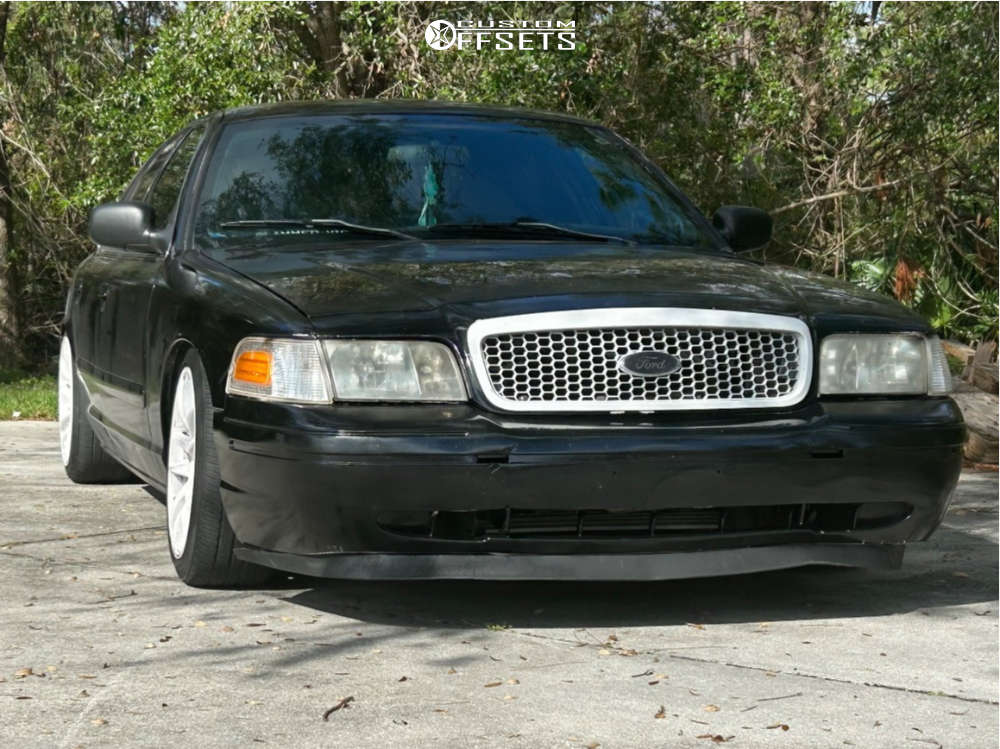 2007 Ford Crown Victoria with 18x8.5 35 Vors Tr4 and 225/45R18 ...
