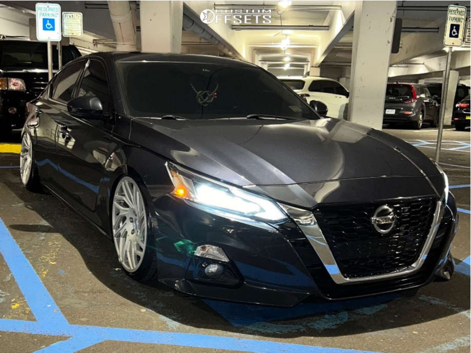 2020 Nissan Altima with 19x9.5 35 WatercooledIND Jb1 and 225/35R19 ...