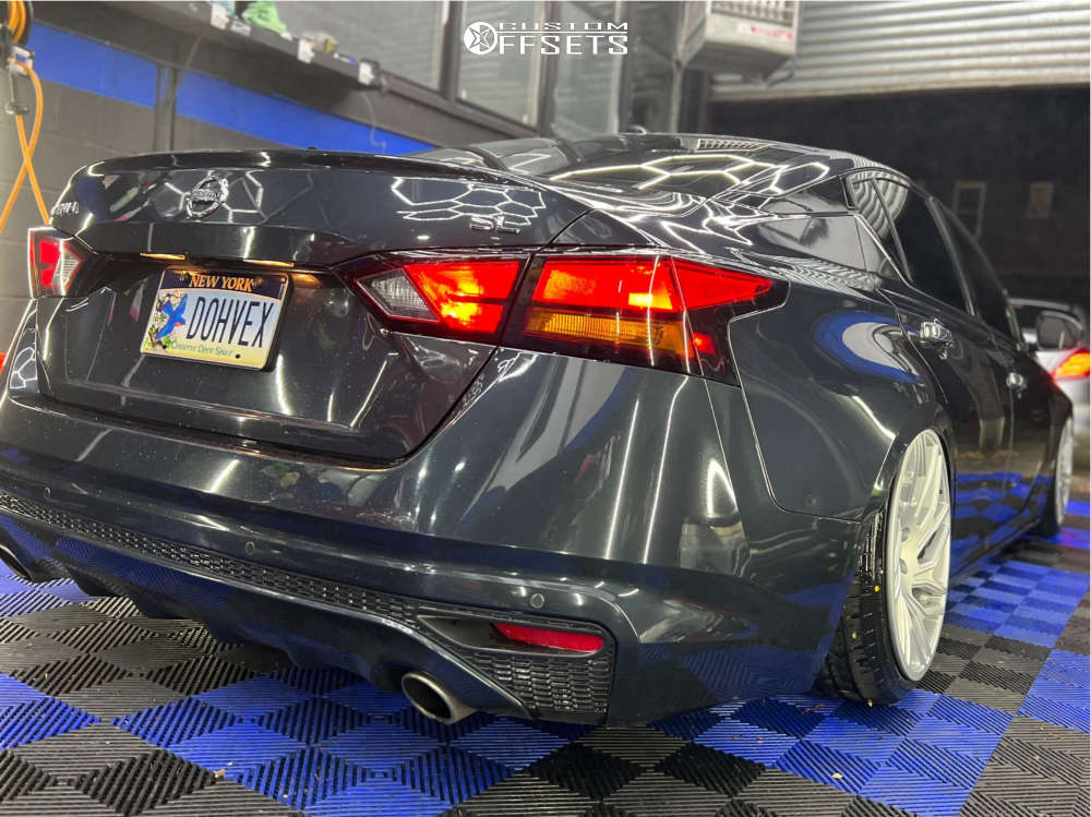 2020 Nissan Altima with 19x9.5 35 WatercooledIND Jb1 and 225/35R19 ...