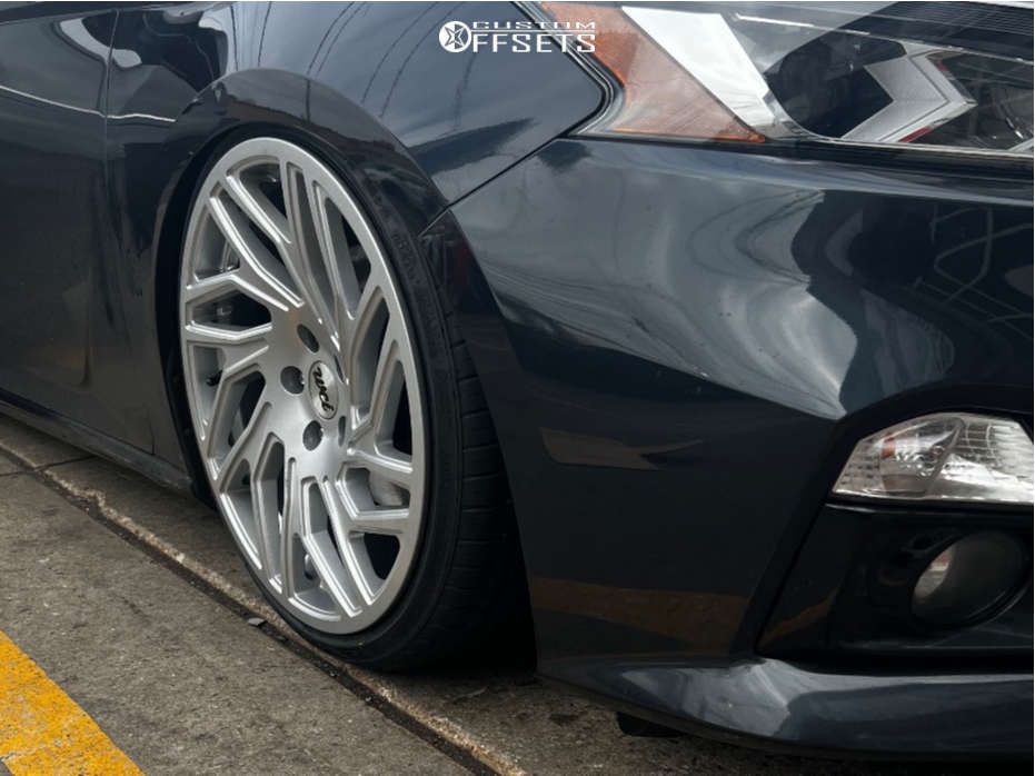 2020 Nissan Altima with 19x9.5 35 WatercooledIND Jb1 and 225/35R19 ...