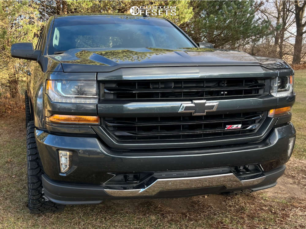 2018 Chevrolet Silverado 1500 with 20x10 -19 Alloy Ion Style 141 and 33 ...