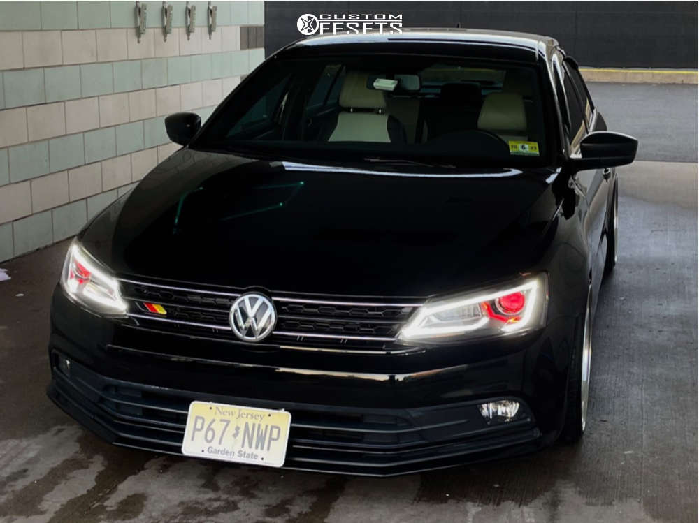 2016 Volkswagen Jetta with 18x8.5 30 ESR Cs11 and 215/35R18 Sailun ...