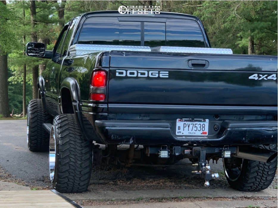 2001 Dodge Ram 2500 with 22x14 -76 TIS 544 and 33/13.5R22 Atturo Trail ...