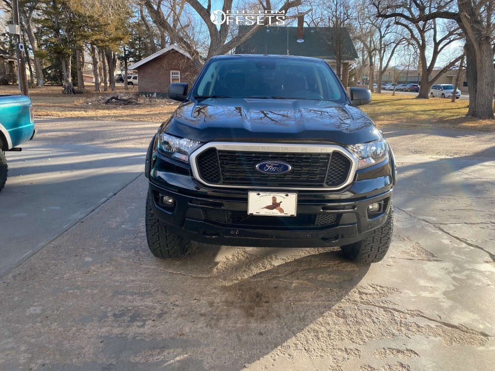 2019 Ford Ranger with 17x9 -12 Moto Metal MO970 and 265/70R17 Radar ...
