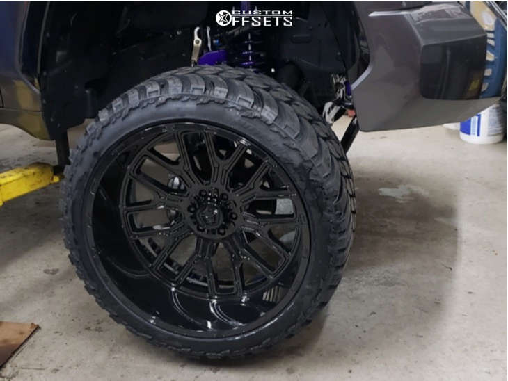 2022 Toyota Tundra with 26x14 -76 TIS 560b and 37/13.5R26 AMP Mud ...