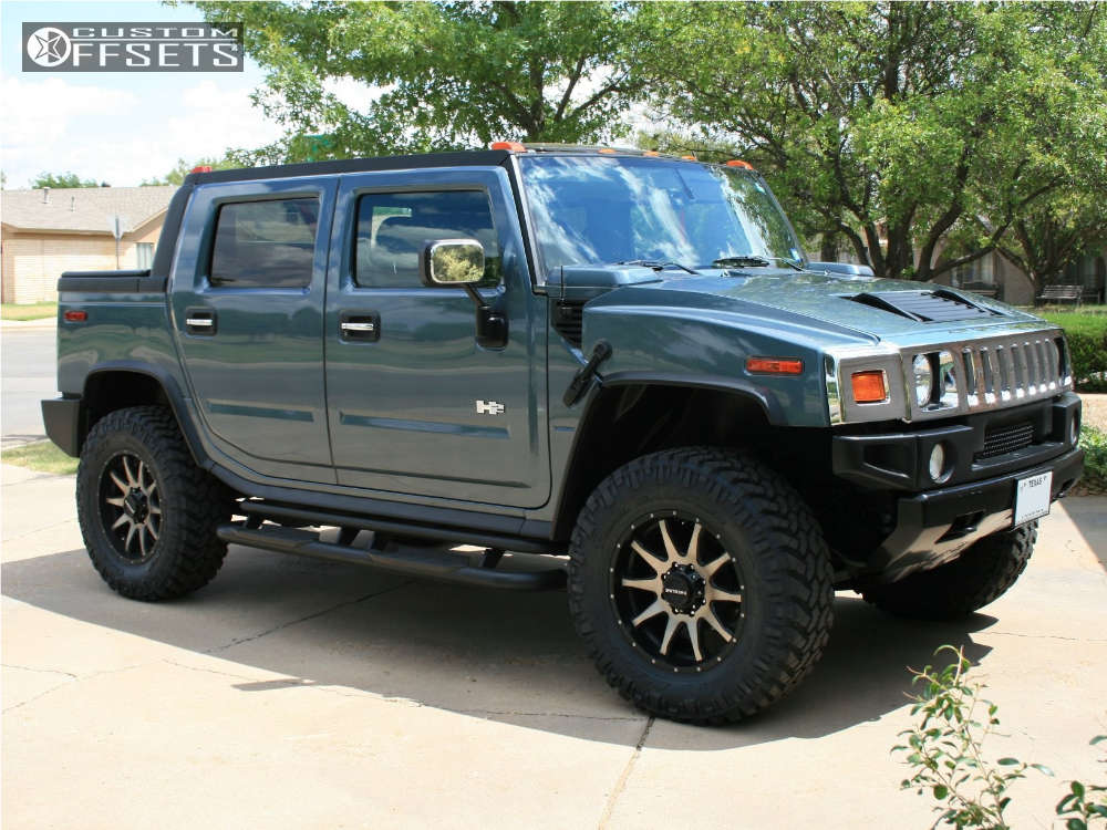 2005 HUMMER H2 with 20x9 12 Raceline Shift and 37/12.5R20 Nitto Trail ...