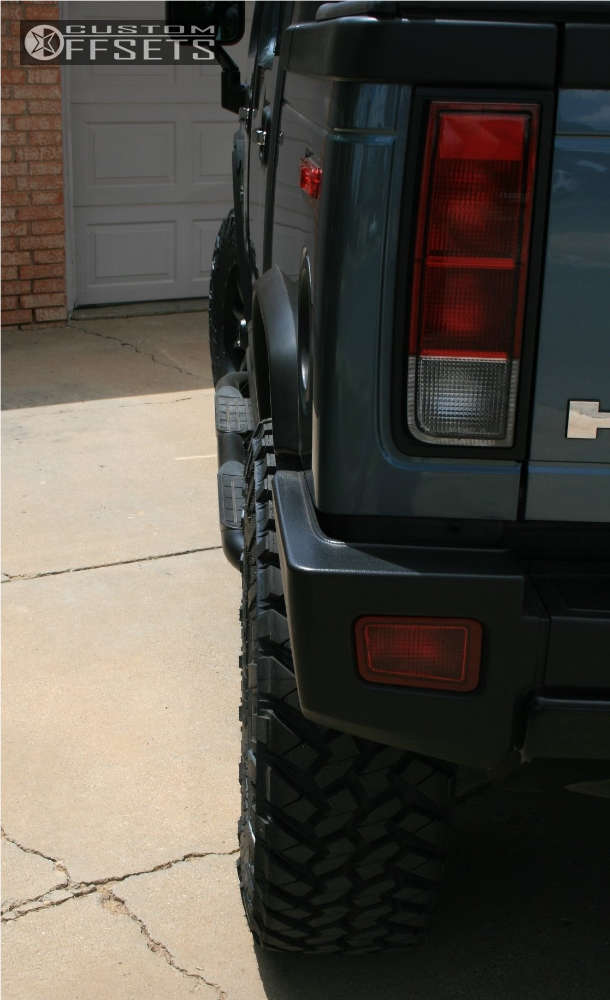 2005 HUMMER H2 with 20x9 12 Raceline Shift and 37/12.5R20 Nitto Trail ...