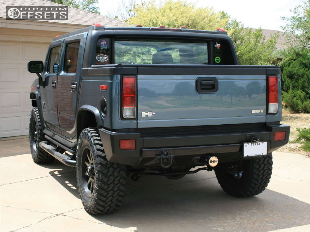 2005 HUMMER H2 with 20x9 12 Raceline Shift and 37/12.5R20 Nitto Trail ...