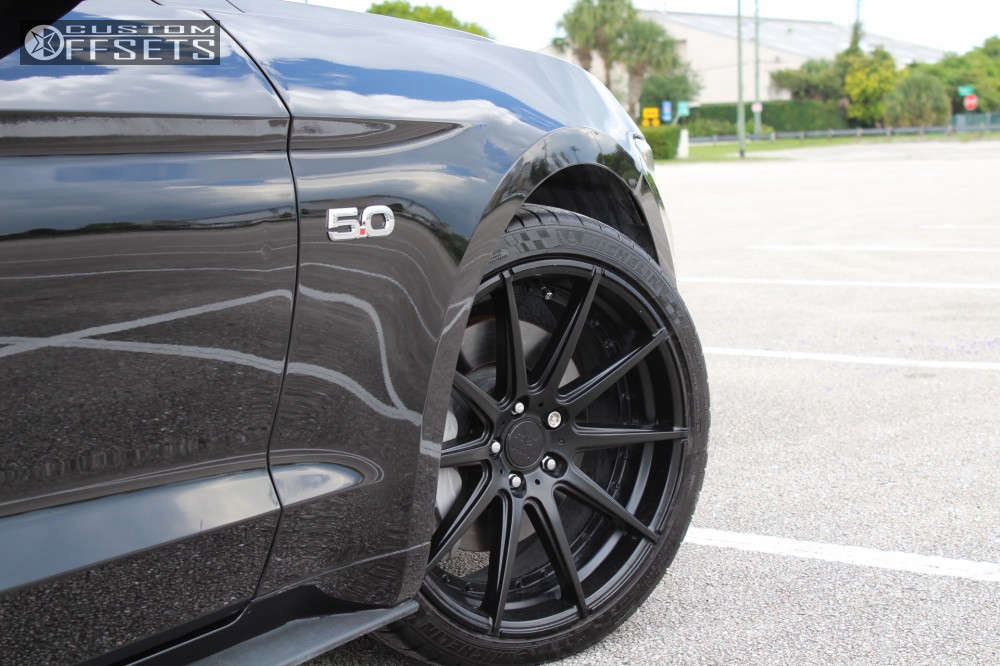 2015 Ford Mustang with 20x9 44.35 Verde Insignia and 255/35R20 Michelin ...