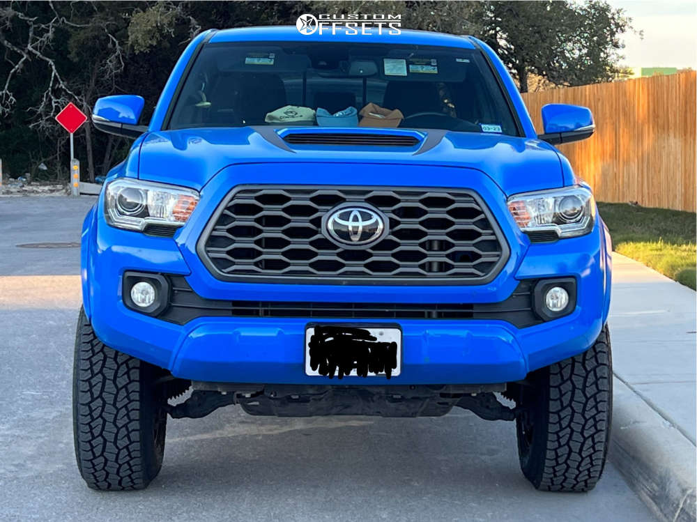 2020 Toyota Tacoma with 17x9 -12 Rock Trix Rt115 and 265/70R17 ...
