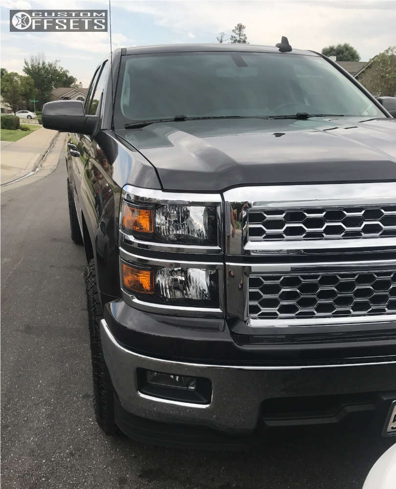 2015 Chevrolet Silverado 1500 with 17x8.5 7 Fuel Recoil and 285/65R17 ...