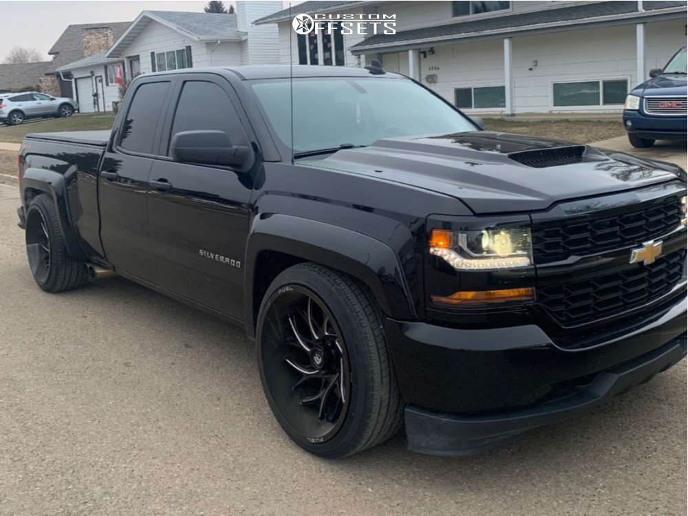 2018 Chevrolet Silverado 1500 with 24x12 -44 Fuel Runner and 295/35R24 ...
