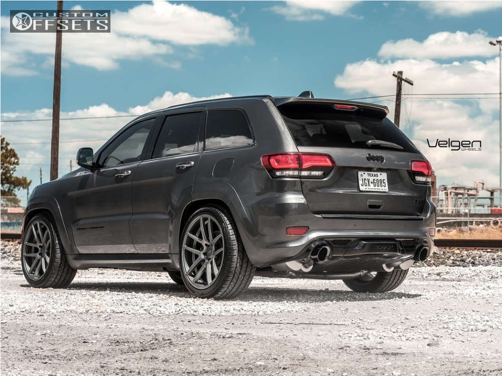 2016 Jeep Cherokee with 22x10.5 38 Velgen Vmb5 and 305/35R22 Lexani Lx ...