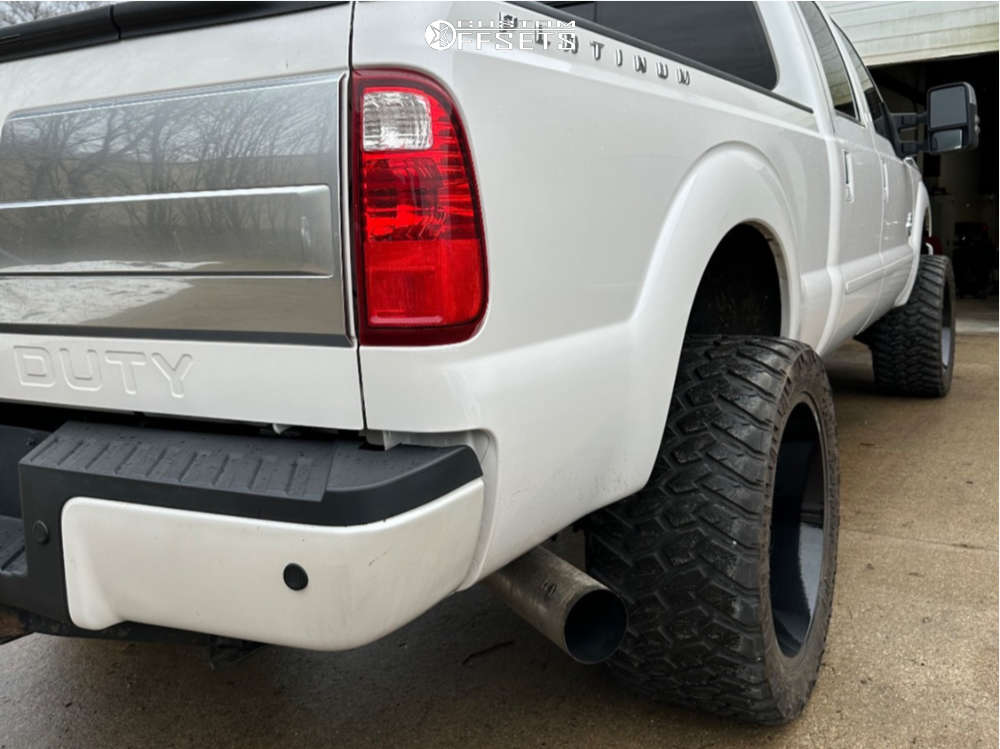 2013 Ford F-350 Super Duty with 22x12 -44 Hostile Fury and 355/40R22 ...