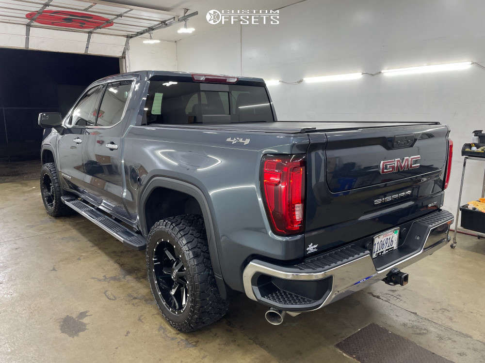 2020 GMC Sierra 1500 with 20x10 -19 Hardrock H703 and 33/12.5R20 Kenda ...