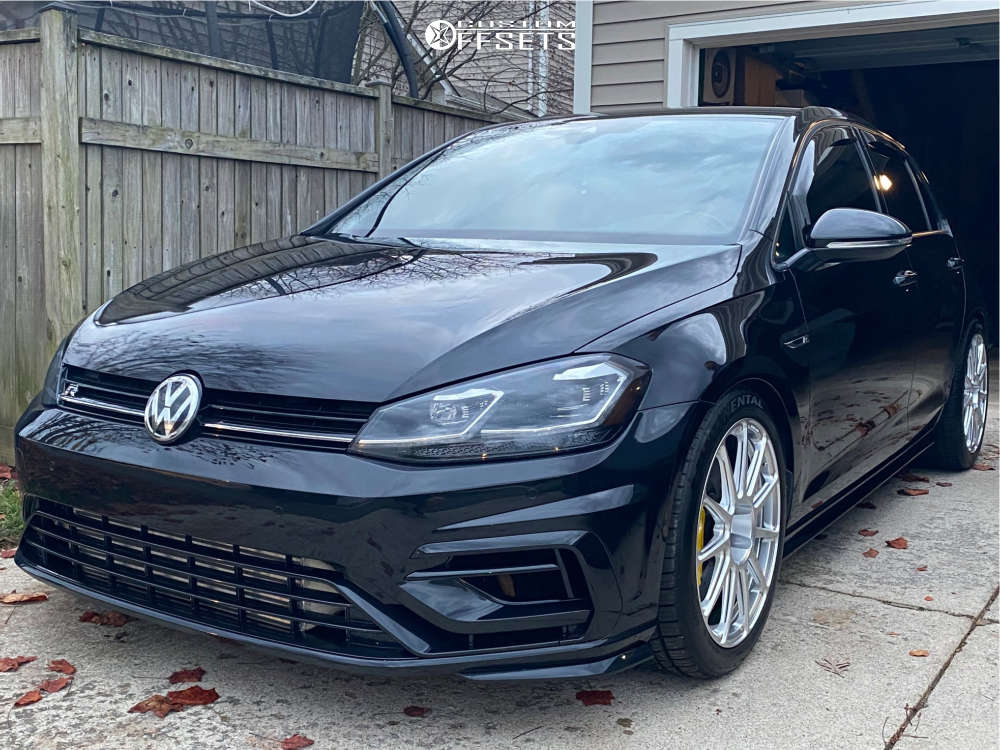 2019 Volkswagen Golf R with 18x8.5 45 Neuspeed Rse11r and 245/40R18 ...