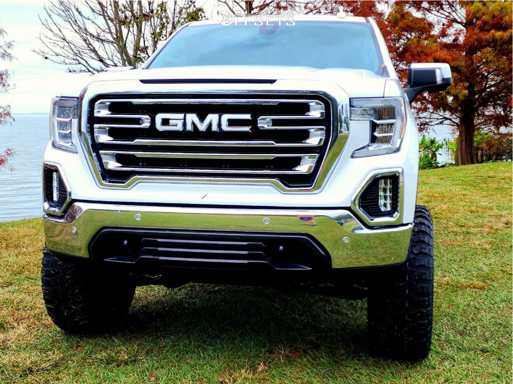 2020 GMC Sierra 1500 with 22x12 -51 Vision Razor and 35/12.5R22 RBP ...