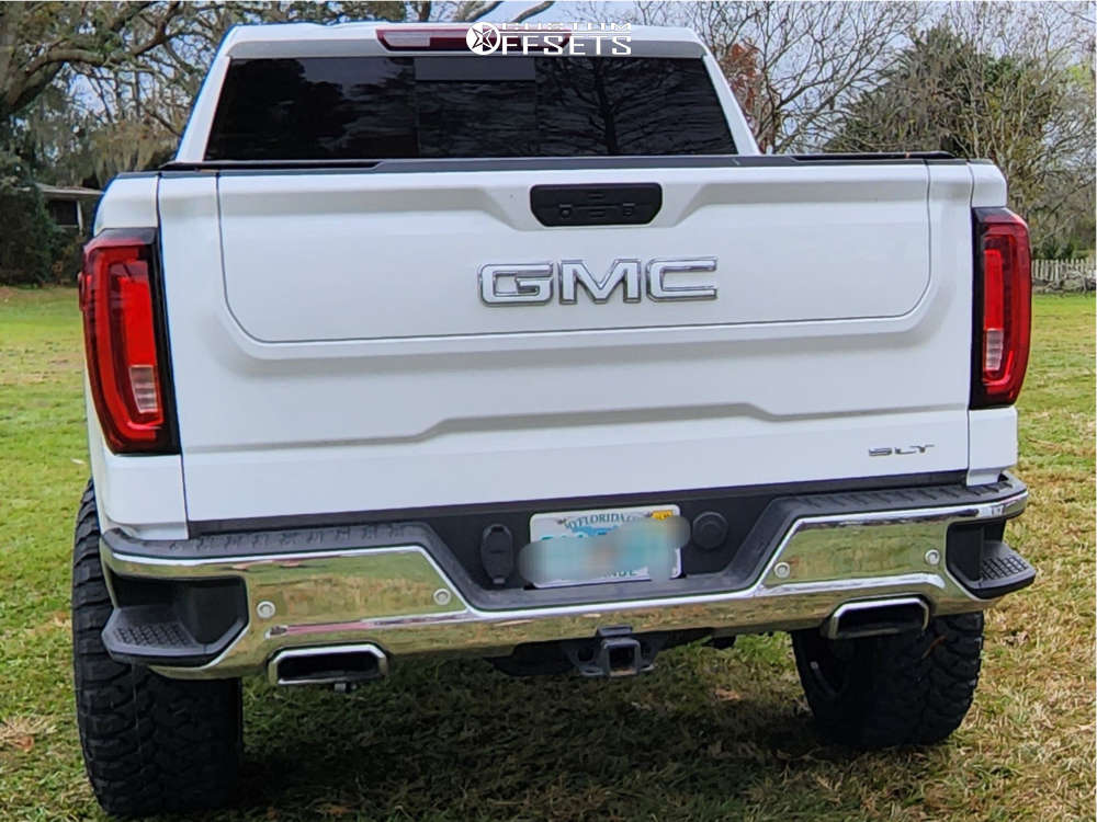 2020 GMC Sierra 1500 with 22x12 -51 Vision Razor and 35/12.5R22 RBP ...