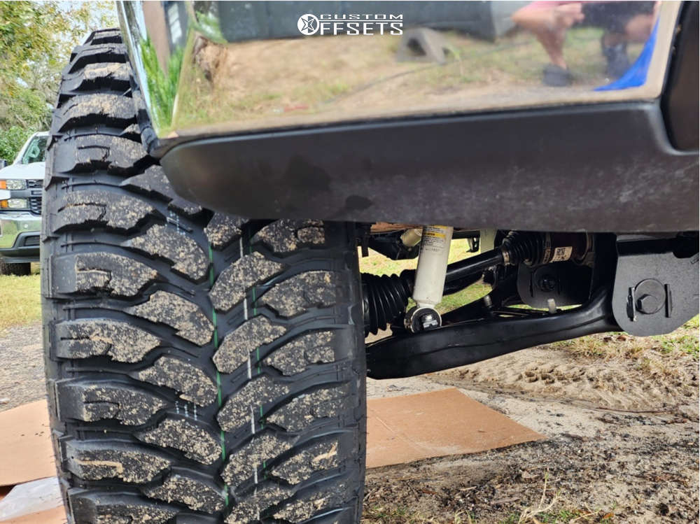 2020 GMC Sierra 1500 with 22x12 -51 Vision Razor and 35/12.5R22 RBP ...