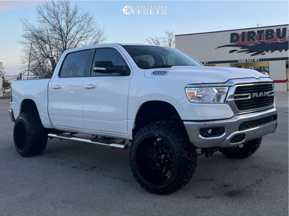 2019 Ram 1500 with 22x14 -76 Vision Spyder and 35/12.5R22 Federal ...