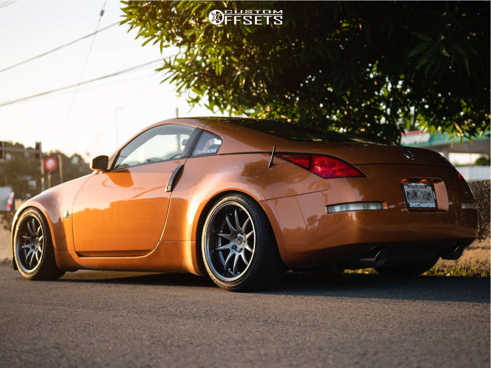 2005 Nissan 350Z with 18x9.5 15 Aodhan Ds02 and 245/40R18 Toyo Tires ...