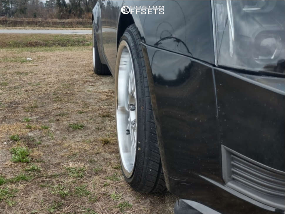 2009 Cadillac CTS with 20x10 40 Beyern Mesh and 245/35R20 Vercelli ...