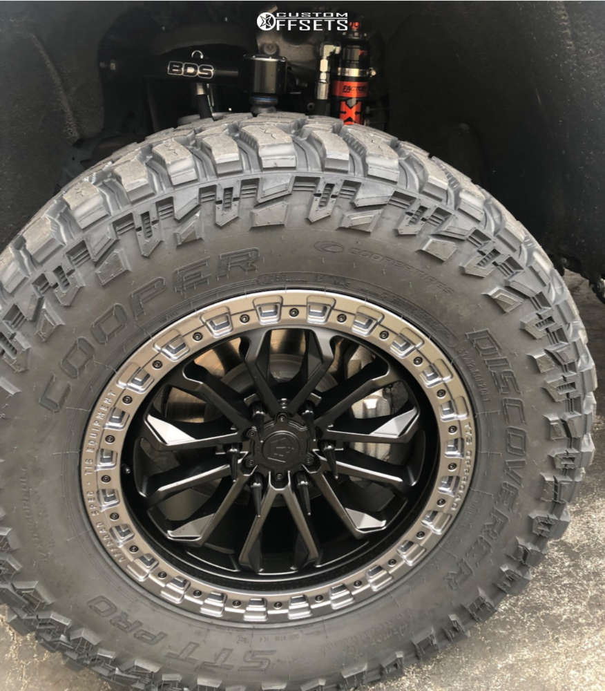 2020 Chevrolet Silverado 1500 with 20x9 1 TIS 556BA and 37/12.5R20 ...
