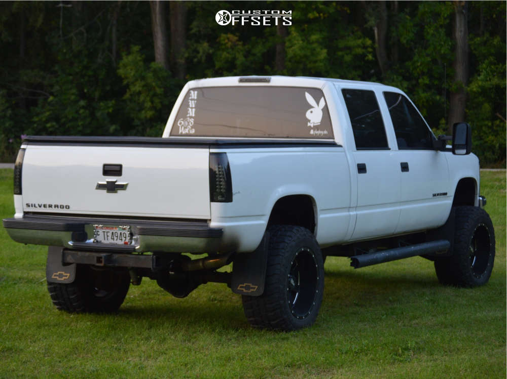 2000 Chevrolet K2500 with 20x12 -44 Moto Metal Mo962 and 35/12.5R20 ...