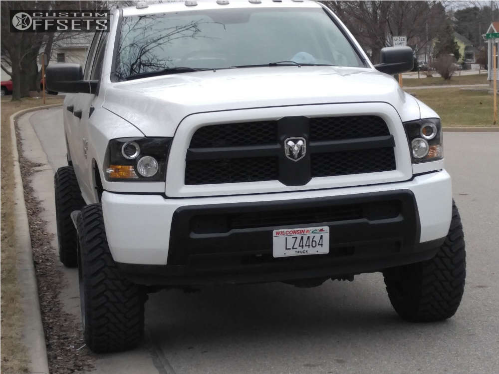 2014 Ram 2500 with 22x12 -44 Scorpion Sc18 and 35/12.5R22 Atturo Trail ...