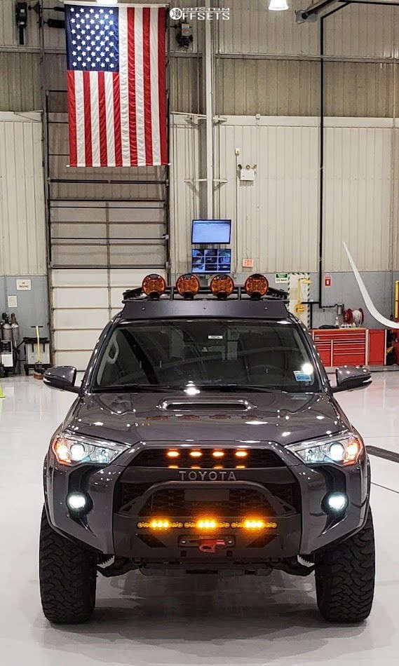 2021 Toyota 4Runner with 17x8.5 Icon Alloys Rebound and 285/70R17 ...