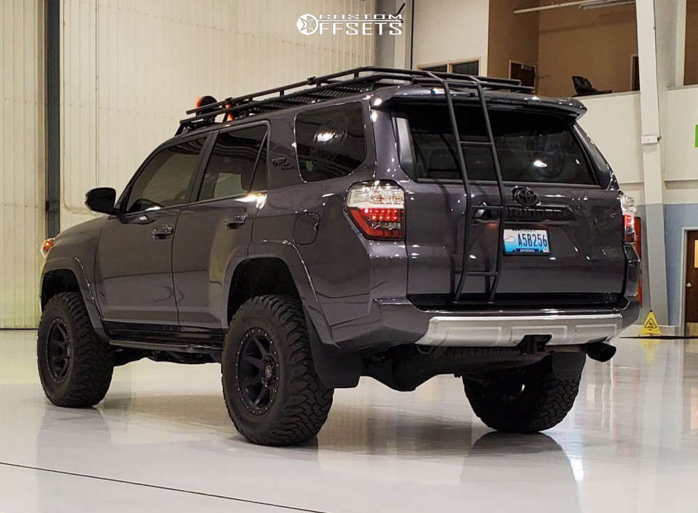 2021 Toyota 4Runner with 17x8.5 Icon Alloys Rebound and 285/70R17 ...