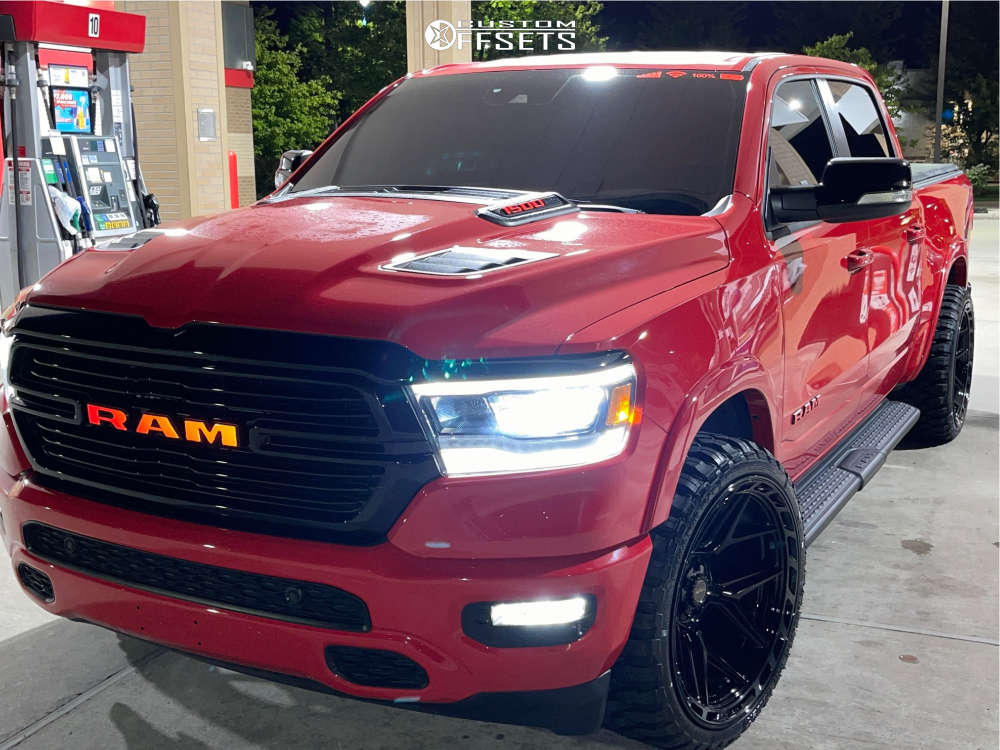 2021 Dodge Ram 1500 with 24x12 -44 4Play 4p55 and 33/12.5R24 RBP ...