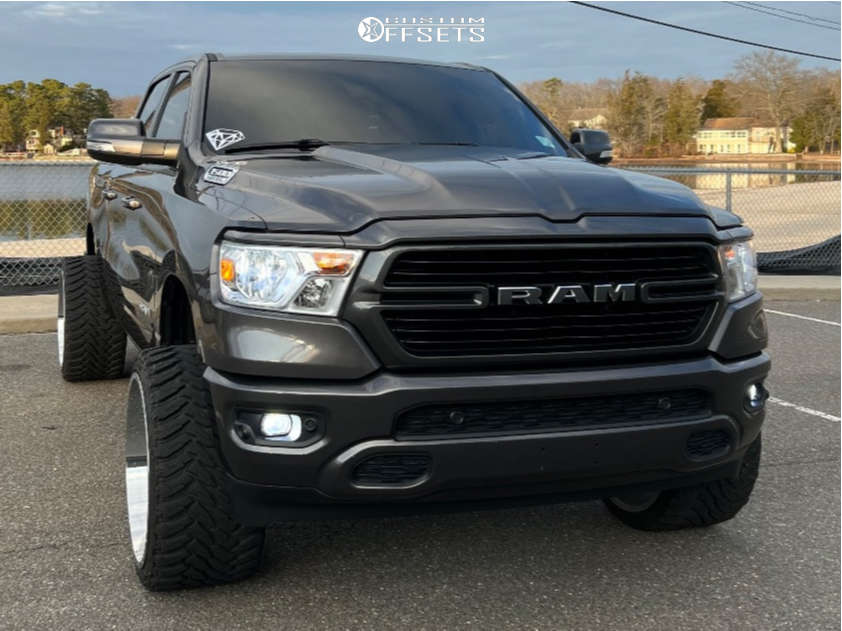 2019 Ram 1500 with 24x14 -76 Hardcore Offroad Hc17 and 33/13.5R24 Venom ...