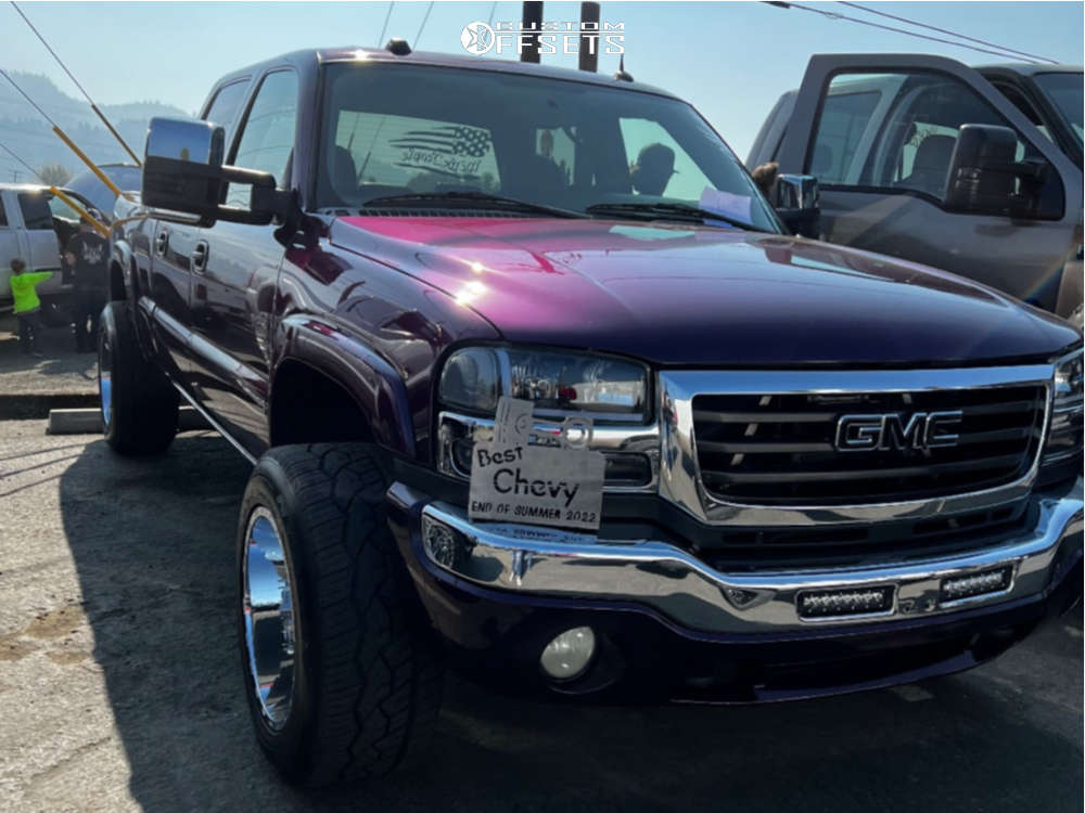 2005 GMC Sierra 2500 HD with 20x12 -44 TIS 544c and 305/50R20 Nitto ...