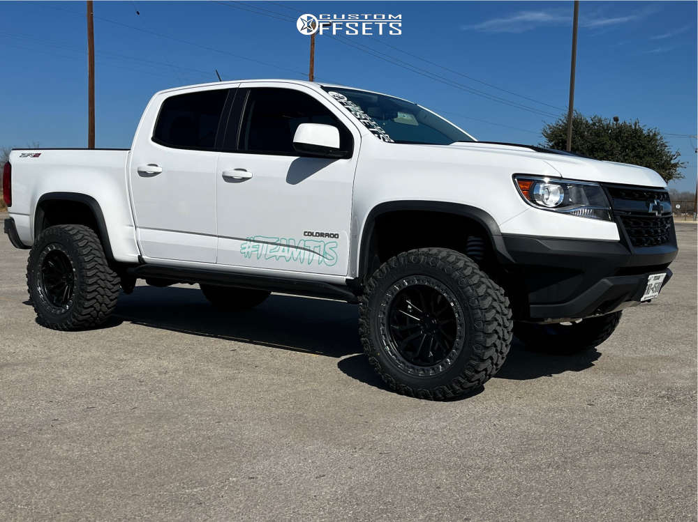 2019 Chevrolet Colorado with 20x10 -19 TIS 556ba and 33/12.5R20 TIS TT1 and Leveling Kit ...
