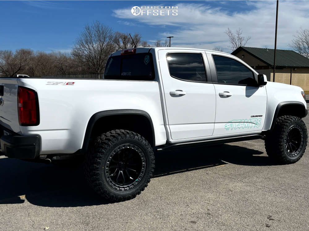 2019 Chevrolet Colorado with 20x10 -19 TIS 556ba and 33/12.5R20 TIS TT1 and Leveling Kit ...