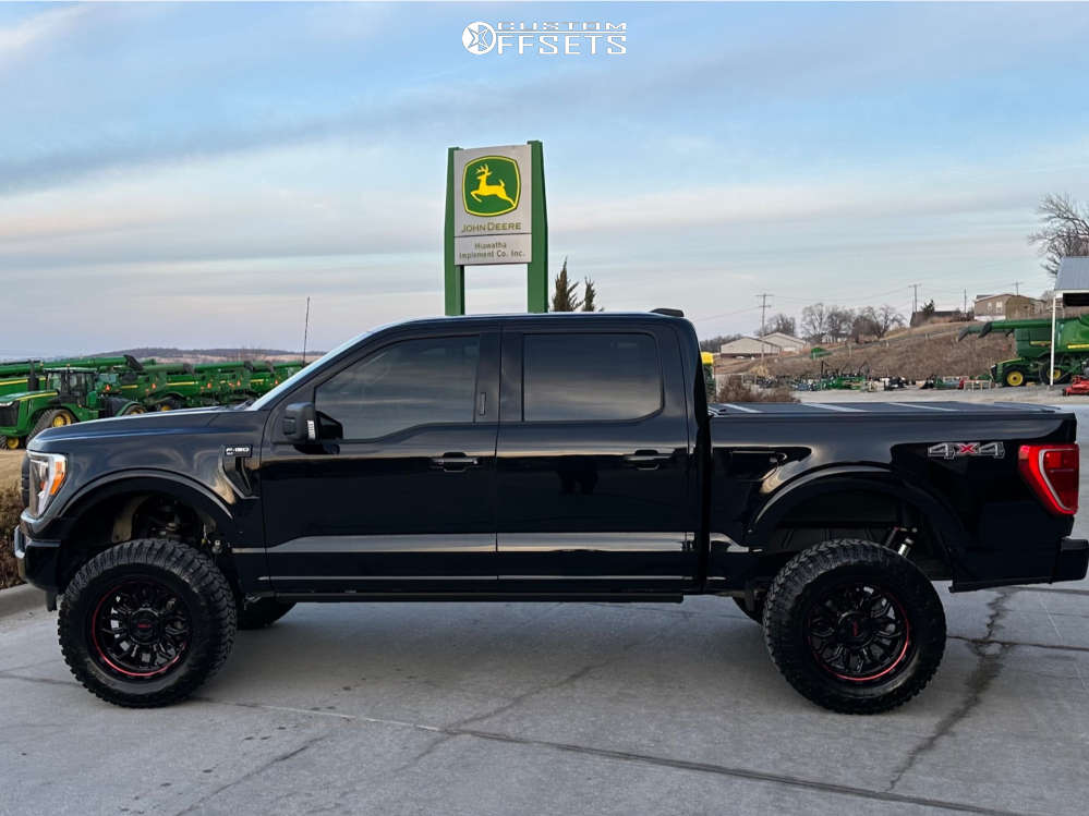 2021 Ford F-150 with 20x10 -18 Weld Off-Road Flare and 35/12.5R20 Radar ...