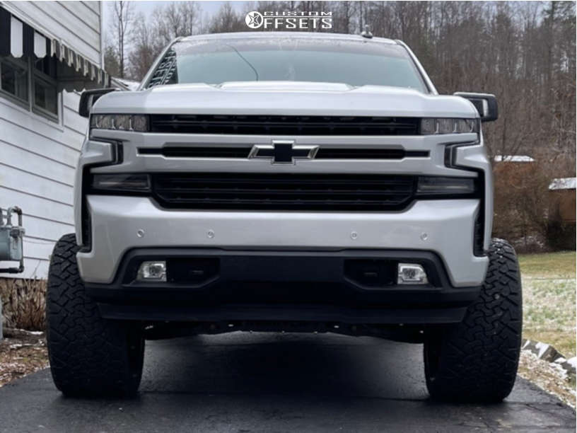 2020 Chevrolet Silverado 1500 with 24x14 -76 TIS 544mb and 35/15.5R24 ...
