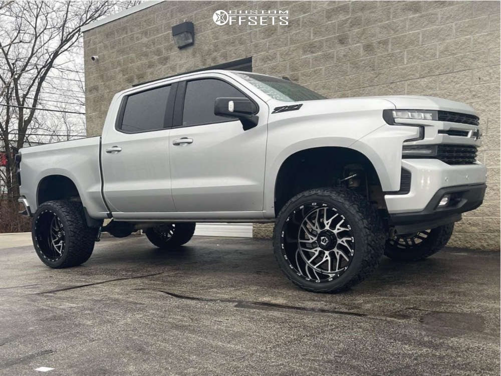 2020 Chevrolet Silverado 1500 with 24x14 -76 TIS 544mb and 35/15.5R24 ...