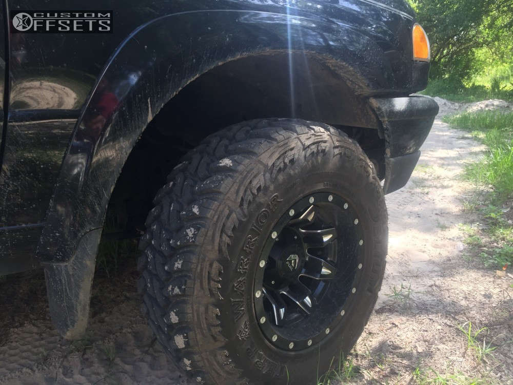 2004 Mazda B3000 with 15x10 -43 Fuel Lethal and 31/10.5R15 Delium ...