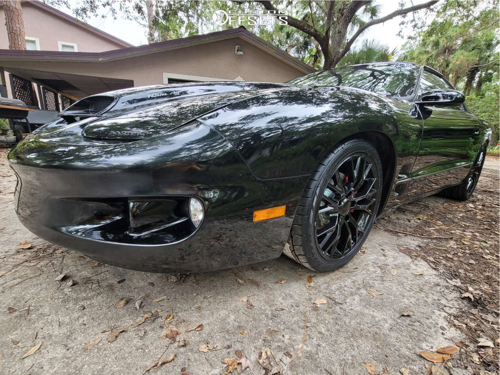 1999 Pontiac Firebird with 18x8.5 56 4Play OE Wheels CV22B and 275 ...