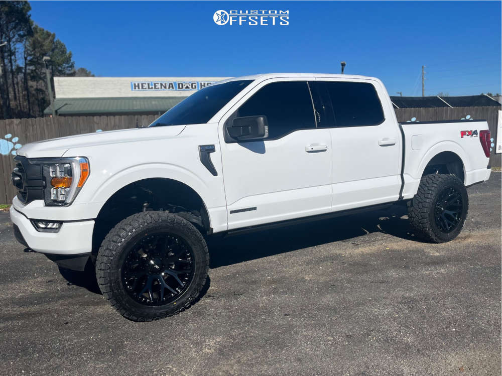2022 Ford F-150 with 22x10 -25 Rough Country 95 Series and 35/12.5R22 ...