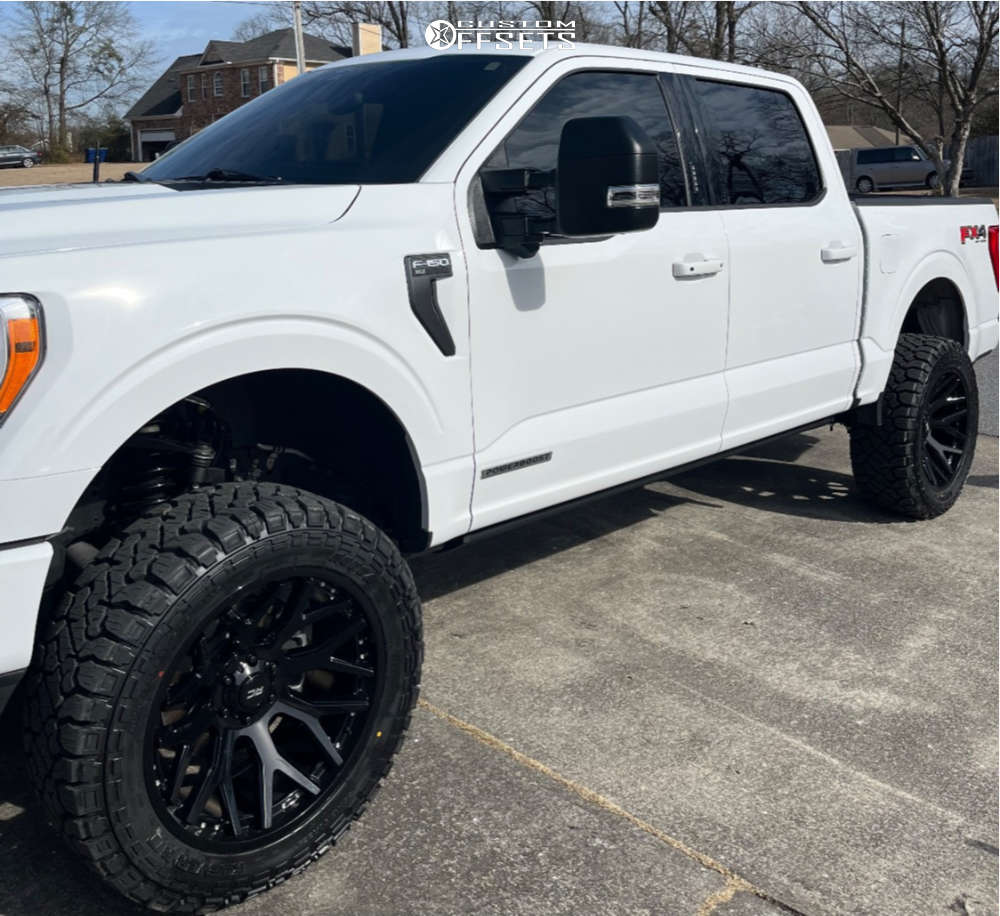 2022 Ford F-150 with 22x10 -25 Rough Country 95 Series and 35/12.5R22 ...