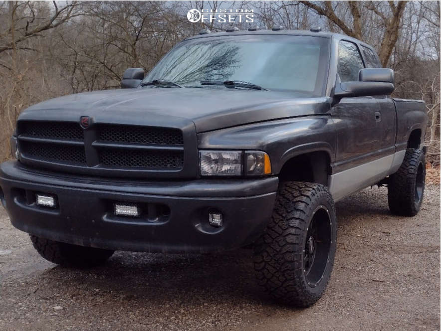 2000 Dodge Ram 2500 with 20x10 -25 Vision Rocker and 33/12.5R20 Kenda ...