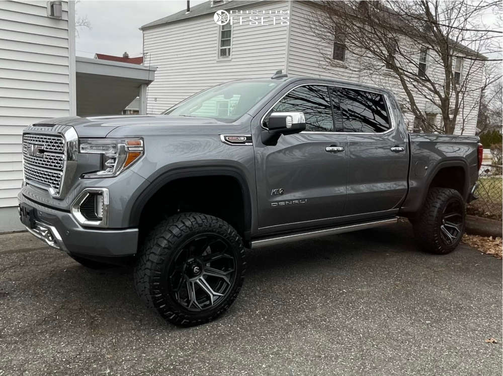 2022 GMC Sierra 1500 with 22x12 -44 Fuel Siege and 35/12.5R22 Nitto ...