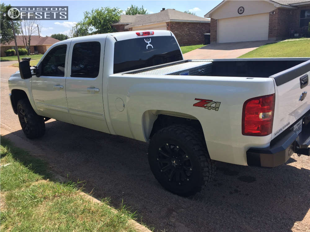 2009 Chevrolet Silverado 2500 HD with 20x9 0 TIS 534B and 35/12.5R20 ...
